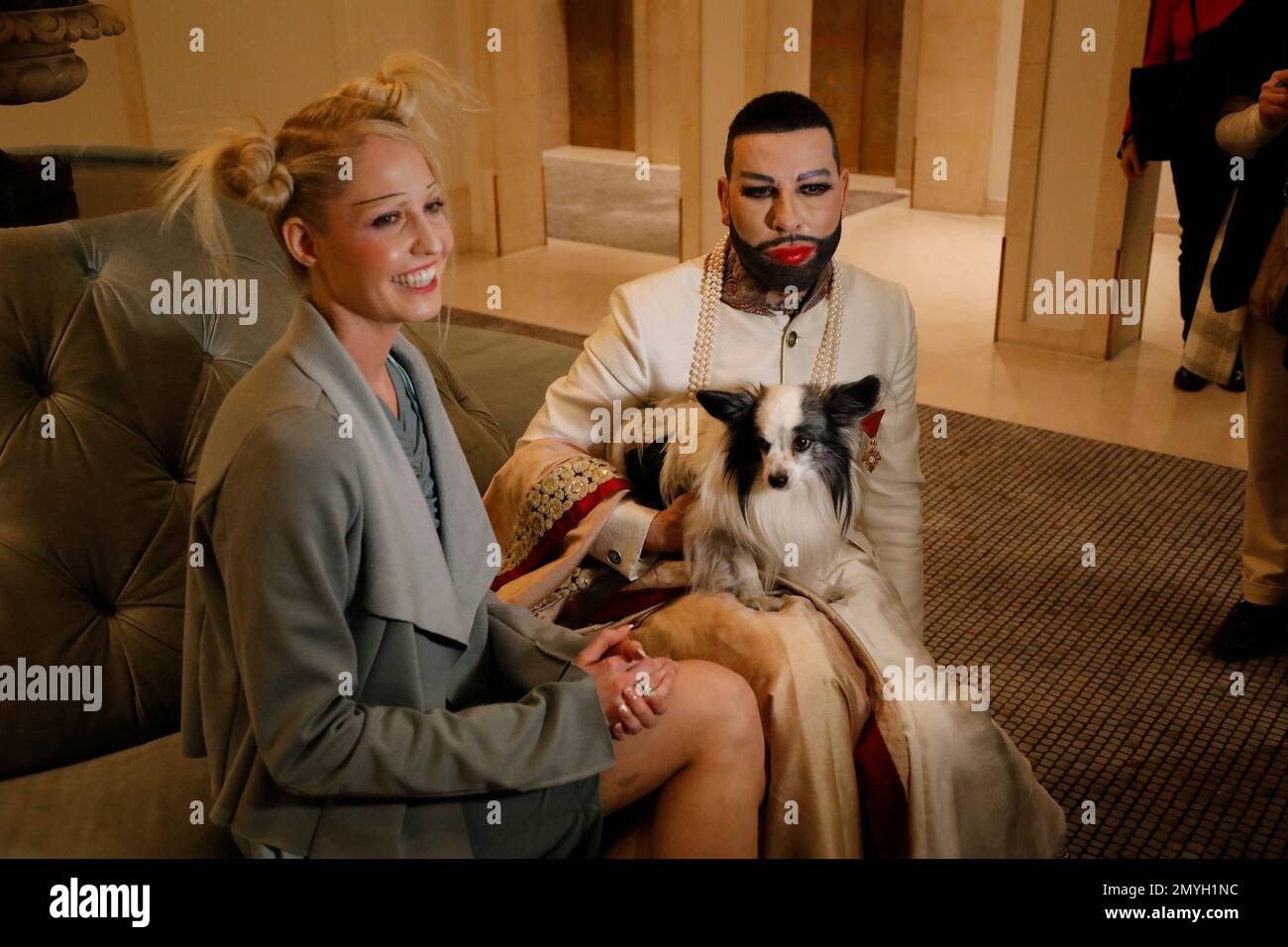 Beatrice Turin, Harald Glööckler mit Hund Billy King bei der Anja ...
