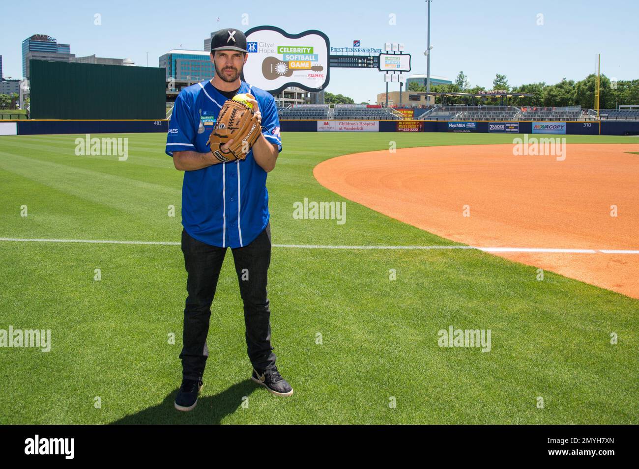 Barry Zito poses at the 26th Annual City of Hope Celebrity Softball ...