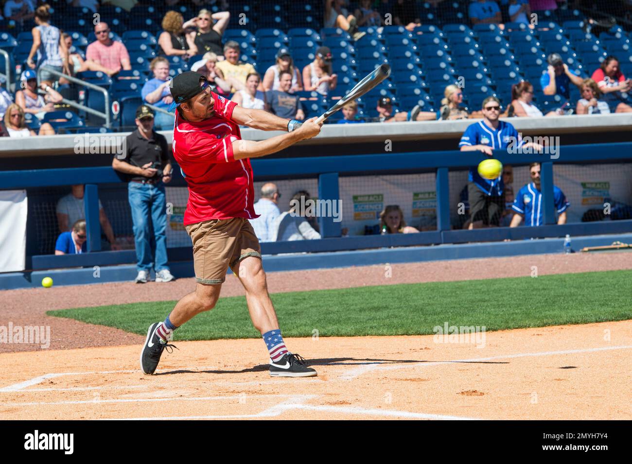 Barry Zito gets a hit at the 26th Annual City of Hope Celebrity ...