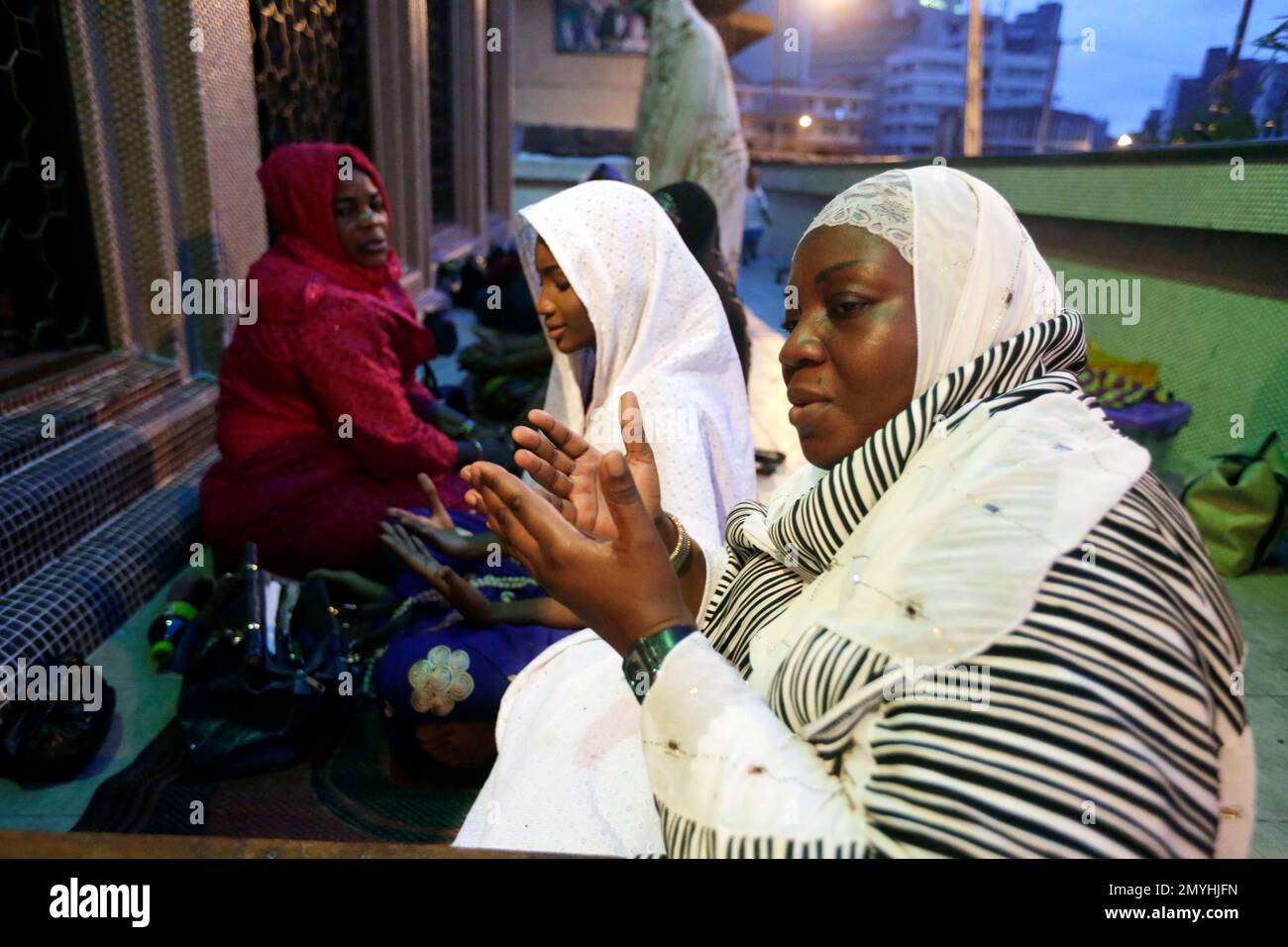 Nigerian Muslims offer prayers on the first day of Ramadan at the ...