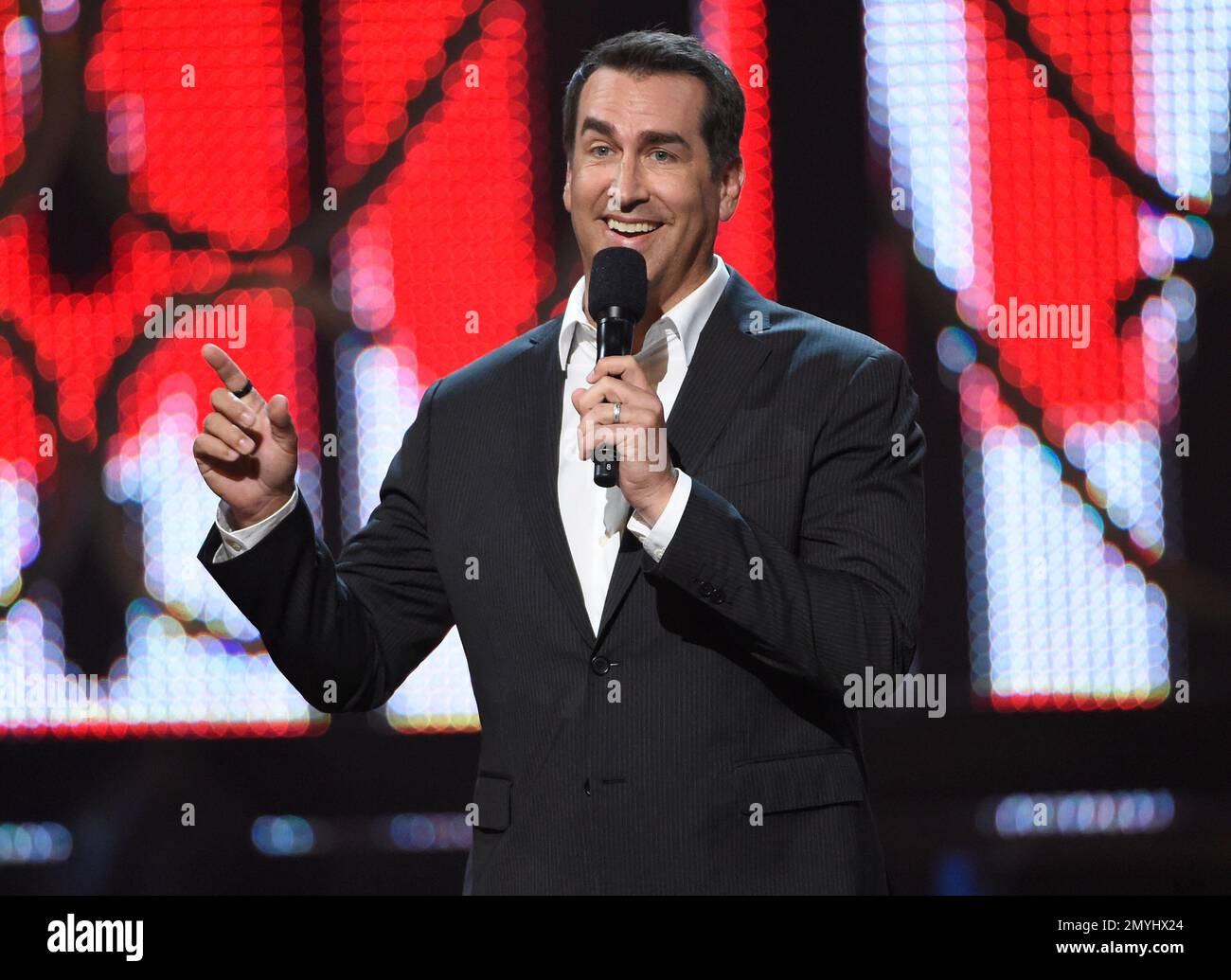 Rob Riggle presents the our new girlfriend award at the Guys Choice ...