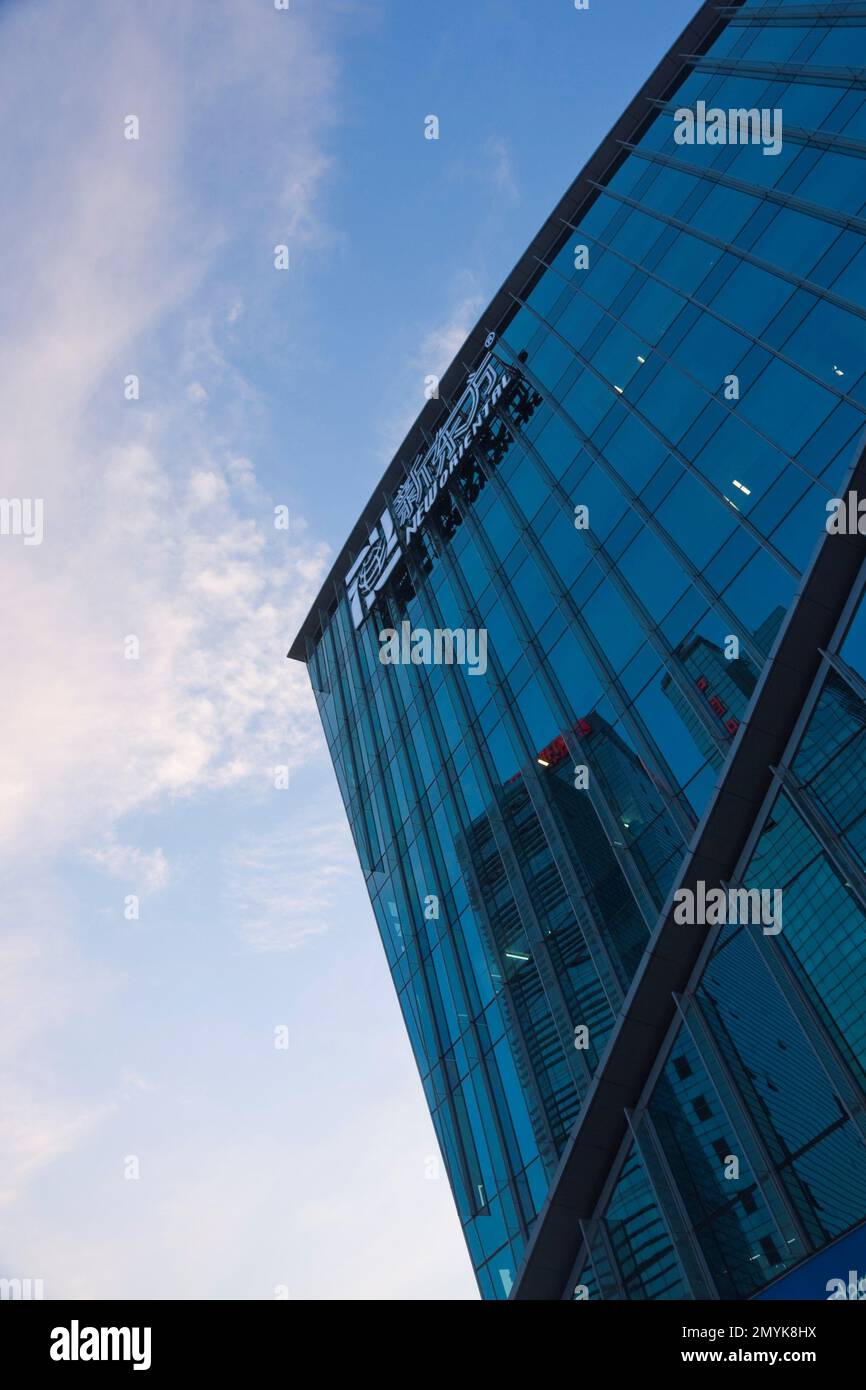 Office buildings advanced office buildings hi-res stock photography and ...