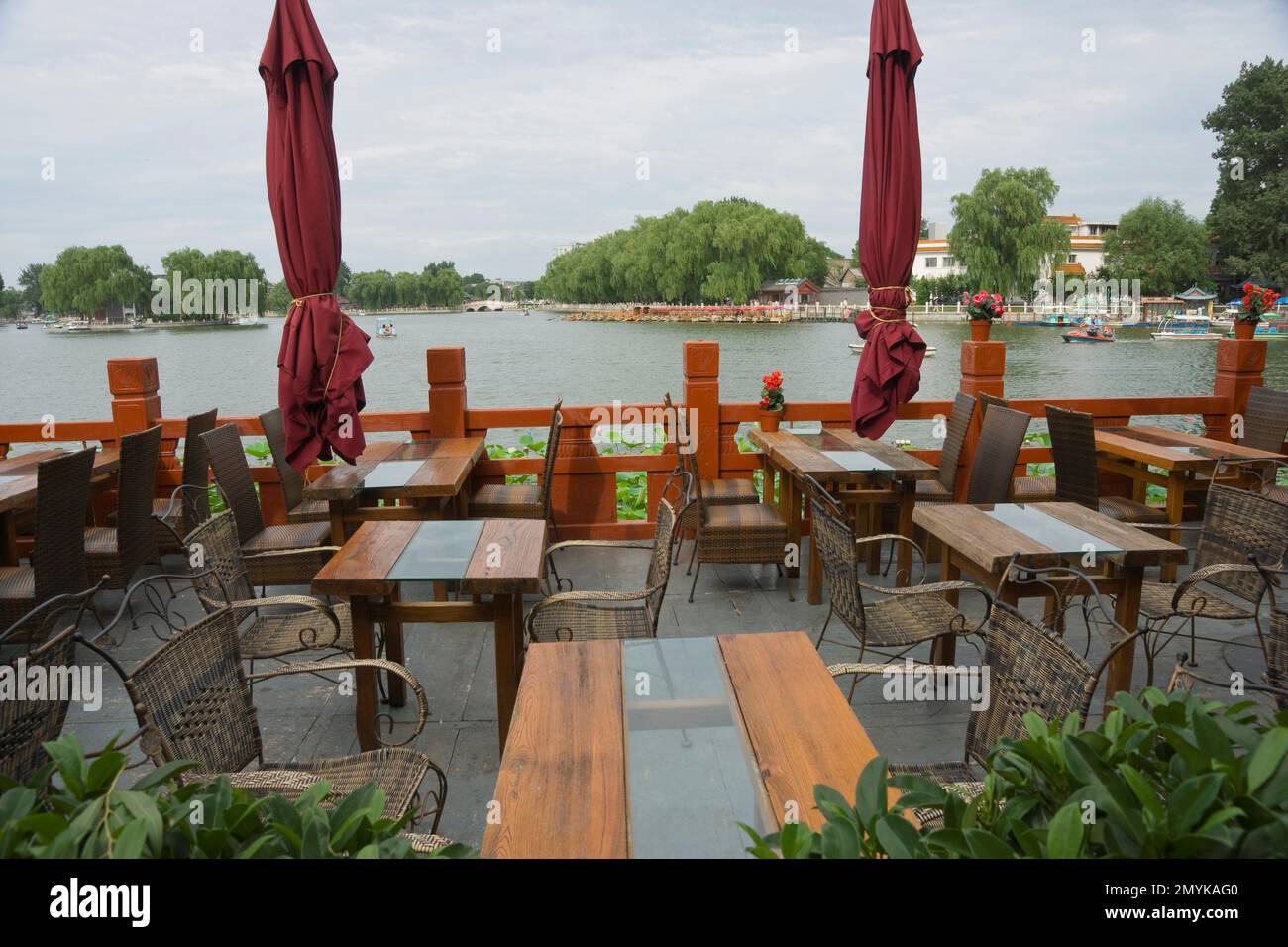 Chinese quadrangles hi-res stock photography and images - Alamy