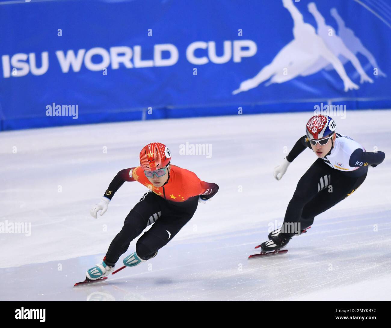 Isu world cup short speed skating dresden hi-res stock photography and ...