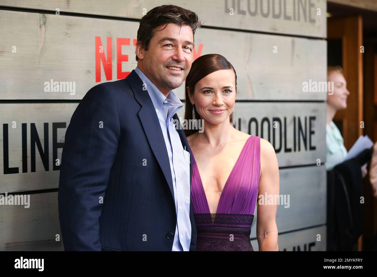 EDS NOTE: NUDITY Kyle Chandler, left, and Linda Cardellini arrive at ...