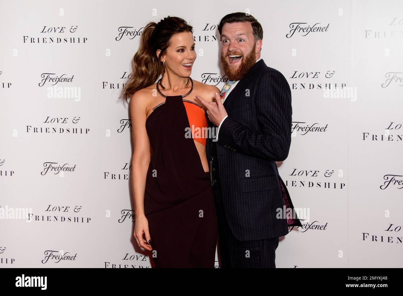 Beck Bennett Girlfriend