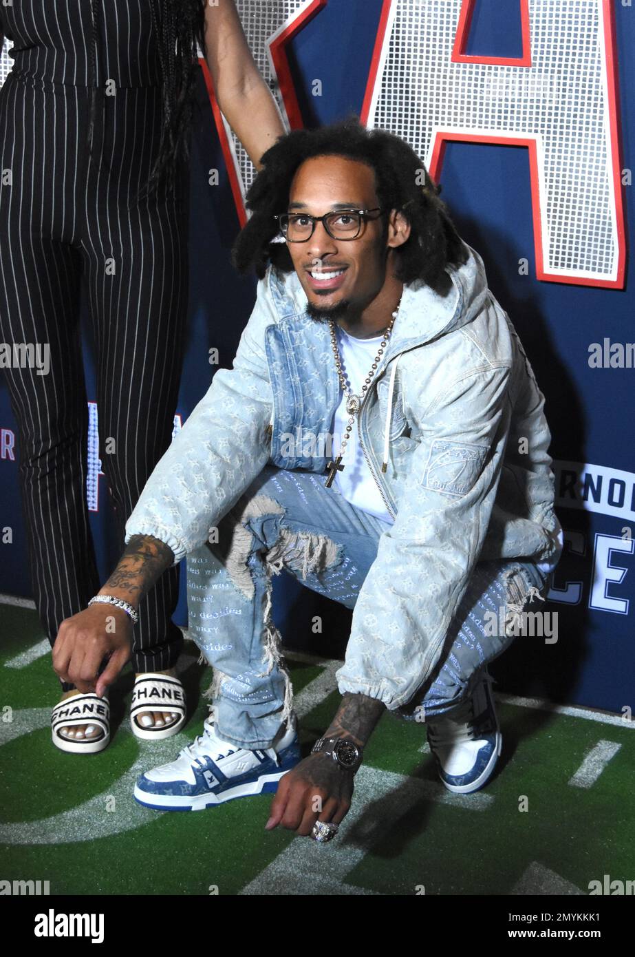 Paramount player hi-res stock photography and images - Alamy