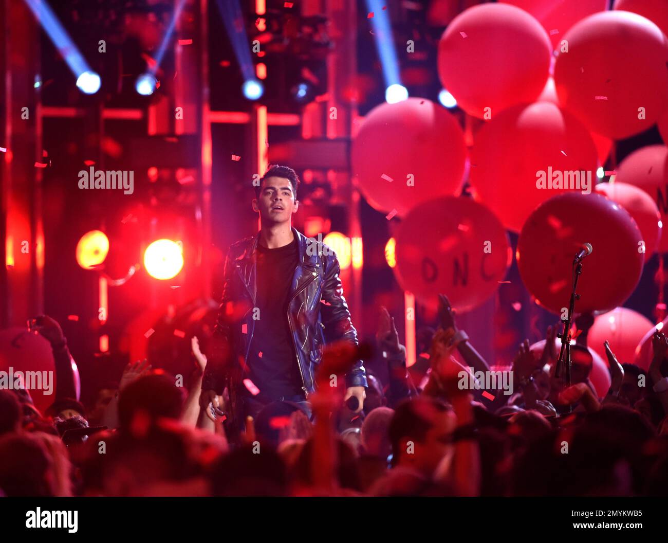 ??Joe Jonas, of DNCE, performs "Cake By The Ocean" at the Billboard ...