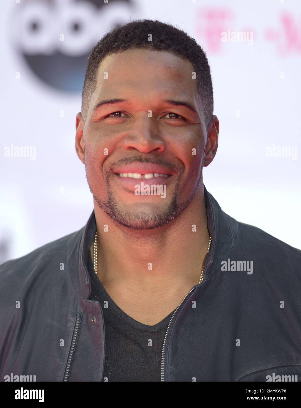 Michael Strahan arrives at the Billboard Music Awards at the T-Mobile ...