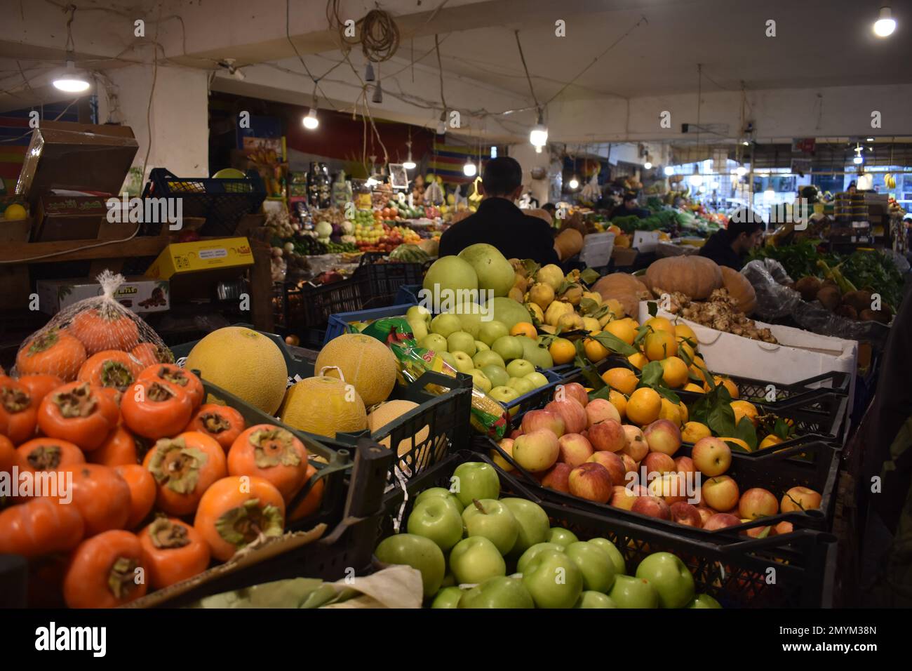 A fruit and vegetable market in Duhok, Iraq Stock Photo - Alamy
