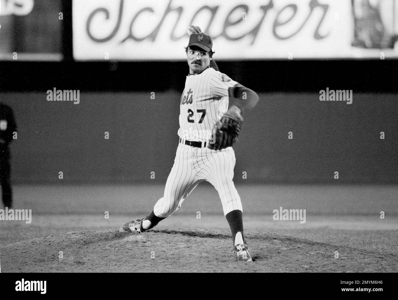 New York Mets pitcher Craig Swan looks in to the plate as he serves to ...