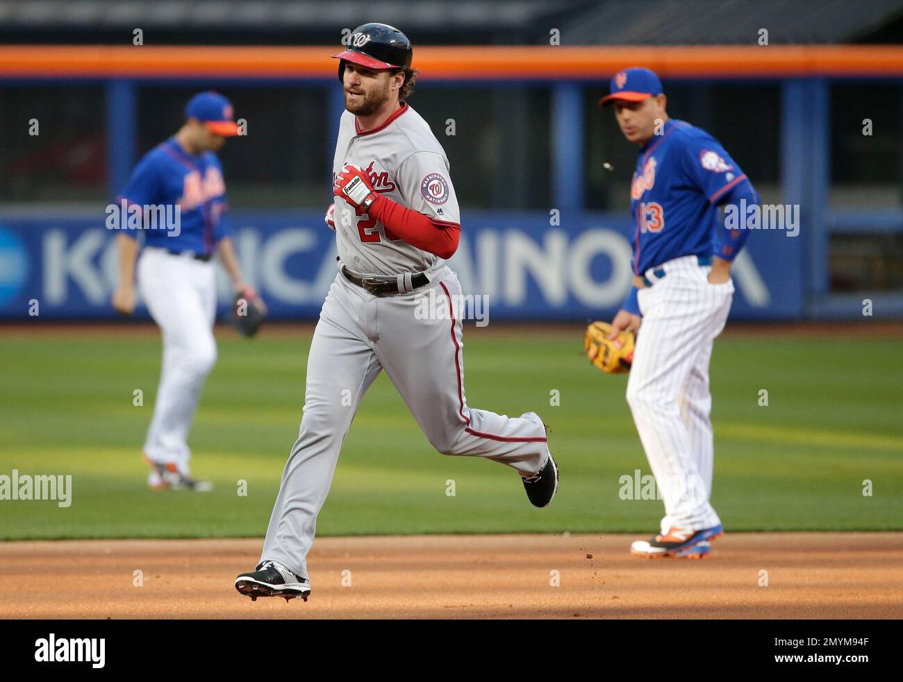 Washington Nationals' Daniel Murphy runs the bases as New York Mets ...