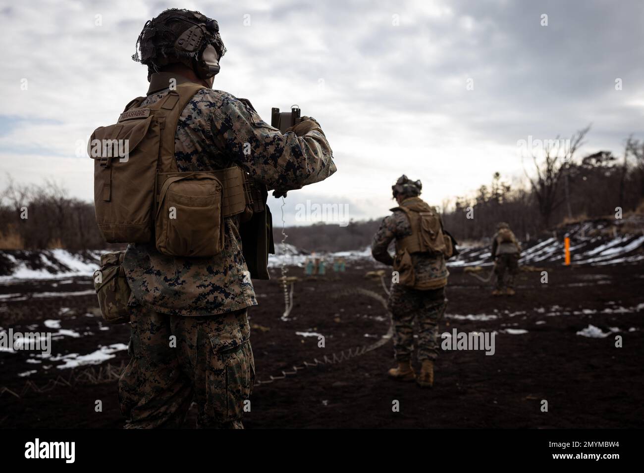 U.S. Marines with 3d Battalion, 4th Marines set up M18 Claymore mines ...