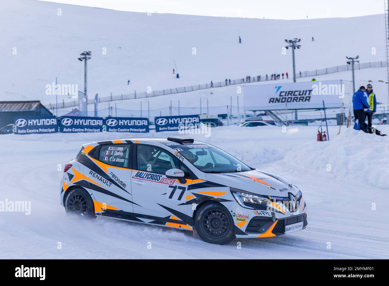 77A Emma CHALVIN (FR), WRM BY CHANOINE M. / SRD RACING, action 77B Tom ...