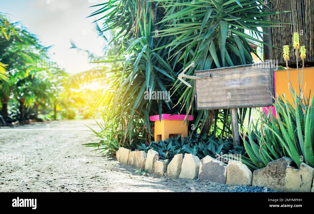 Garden sign wooden hi-res stock photography and images - Alamy