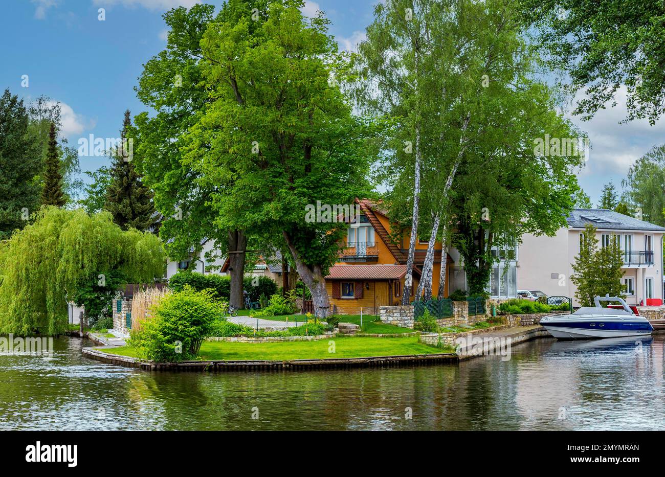 Residential houses and villas at Müggelsee, Berlin, Germany, Europe ...