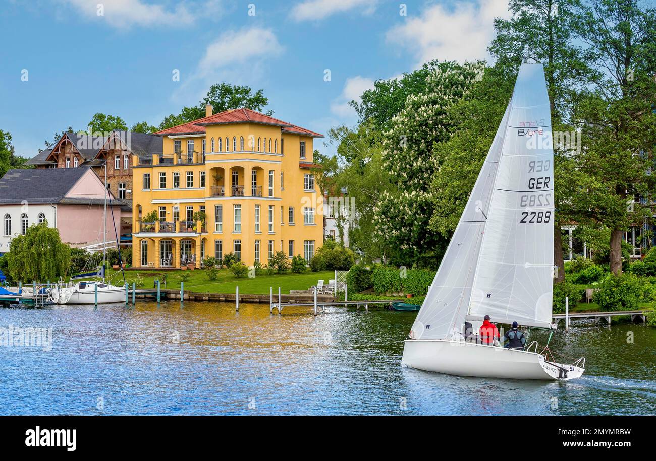 Residential houses and villas at Müggelsee, Berlin, Germany, Europe ...