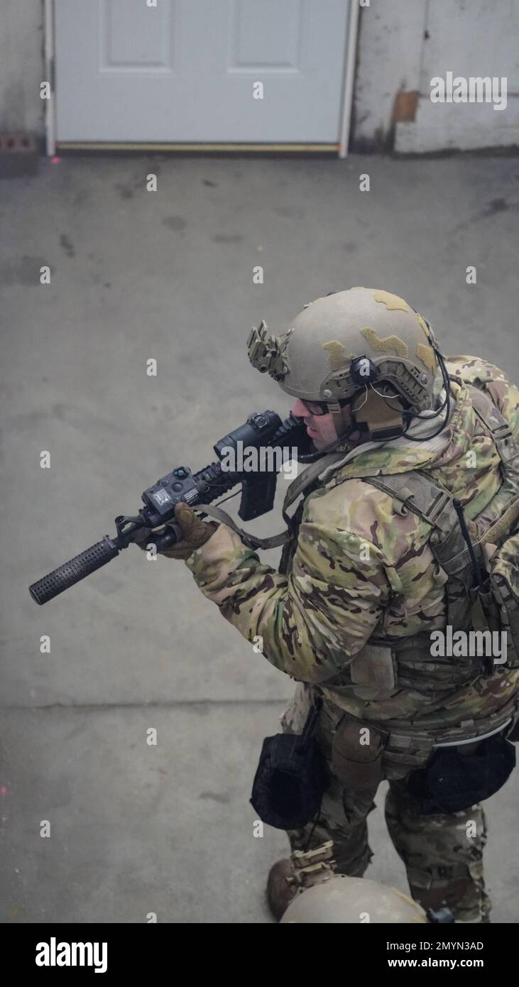 A U.S. Coast Guard Maritime Security Response Team East member ...