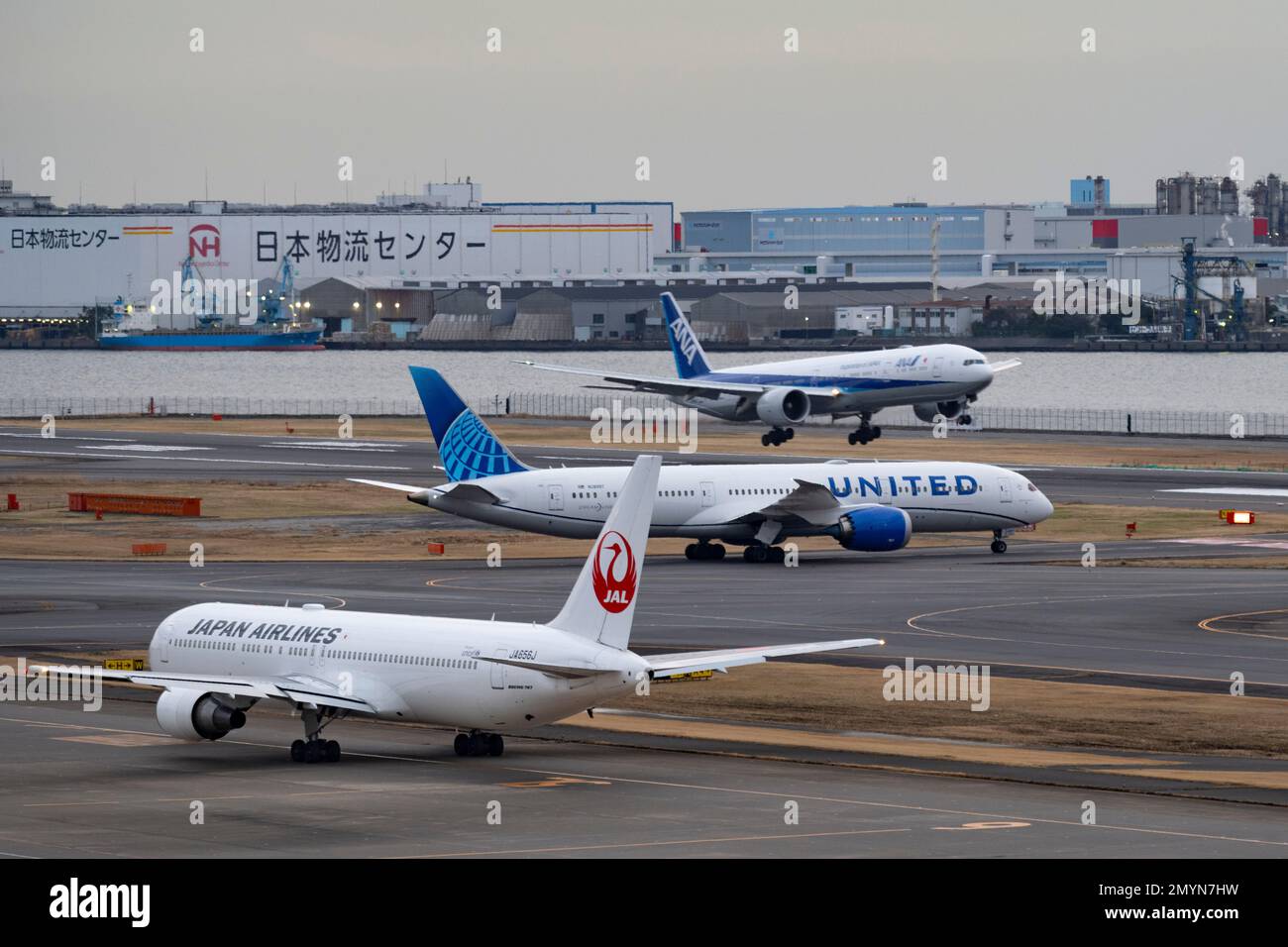 Tokyo, Japan. 2nd Feb, 2023. Jet movements on the taxiway and runway ...