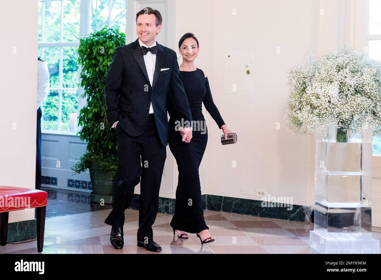 Assistant to the President & Press Secretary Josh Earnest and his wife ...