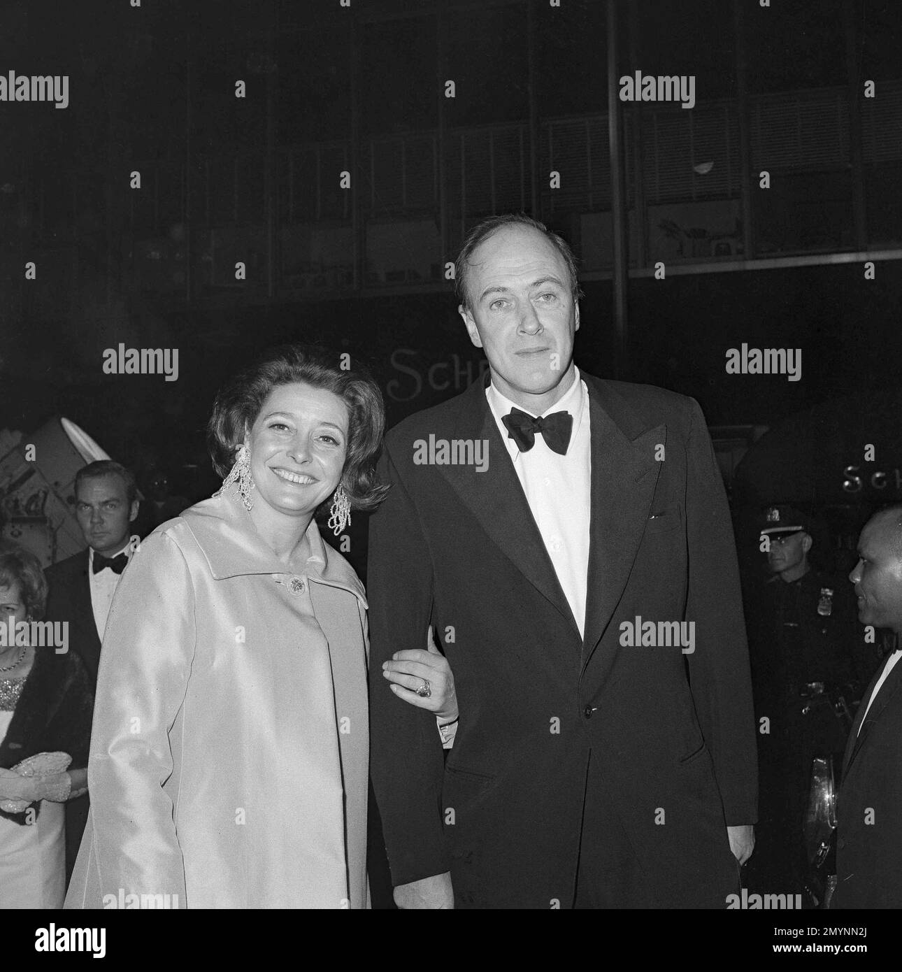 Actress Patricia Neal and her husband, writer Roald Dahl arrive for the ...