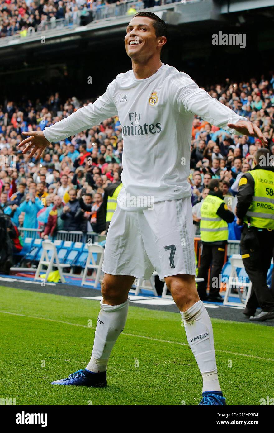 ALTERNATIVE CROP OF PW107 - Real Madrid's Cristiano Ronaldo celebrates ...