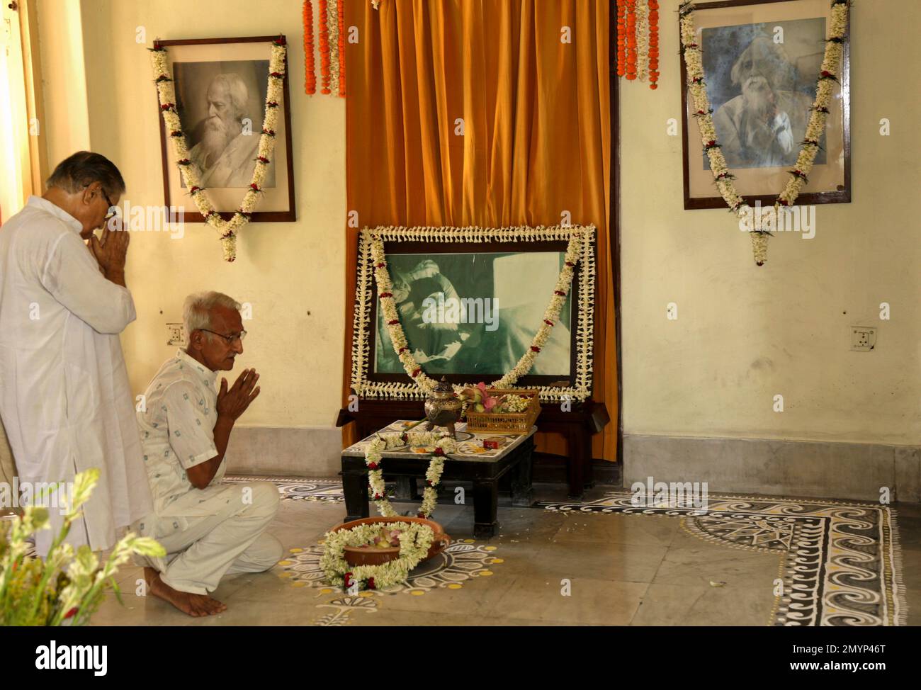 Indians pay respect at the spot where Indian poet and Nobel laureate ...