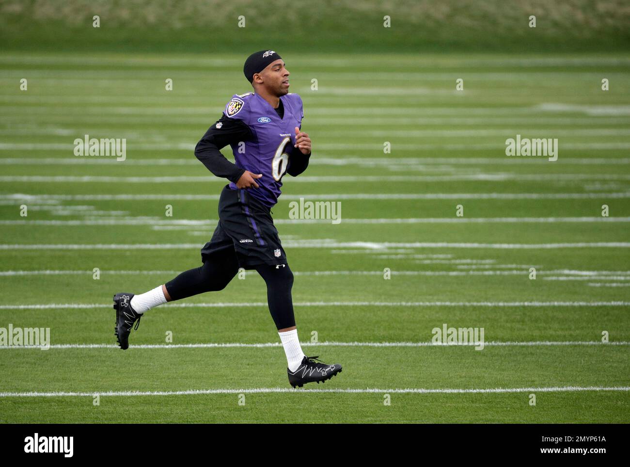 Baltimore Ravens wide receiver Keenan Reynolds jogs on the field during ...