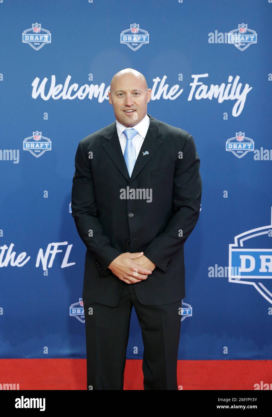 Former Walter Payton Men of the Year Mike Furrey poses for photos upon ...
