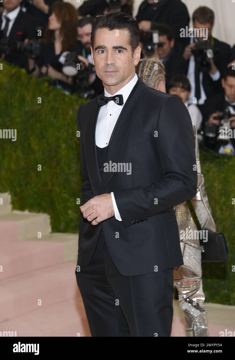 Colin Farrell arrives at The Metropolitan Museum of Art Costume ...