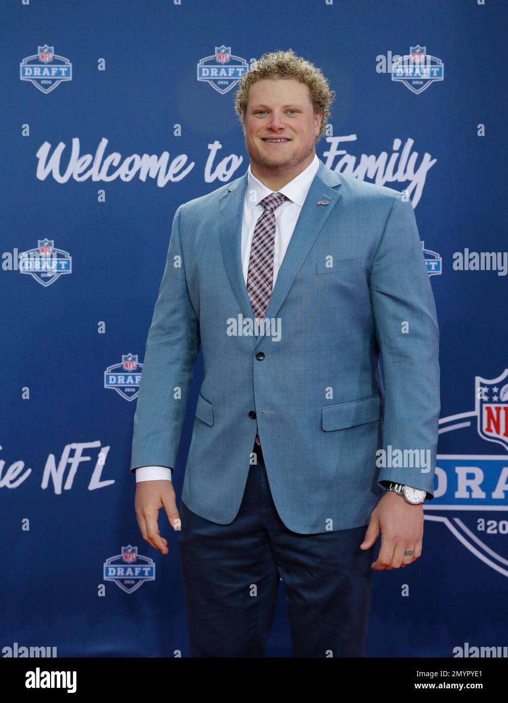 Former Walter Payton Men of the Year Eric Wood poses for photos upon ...