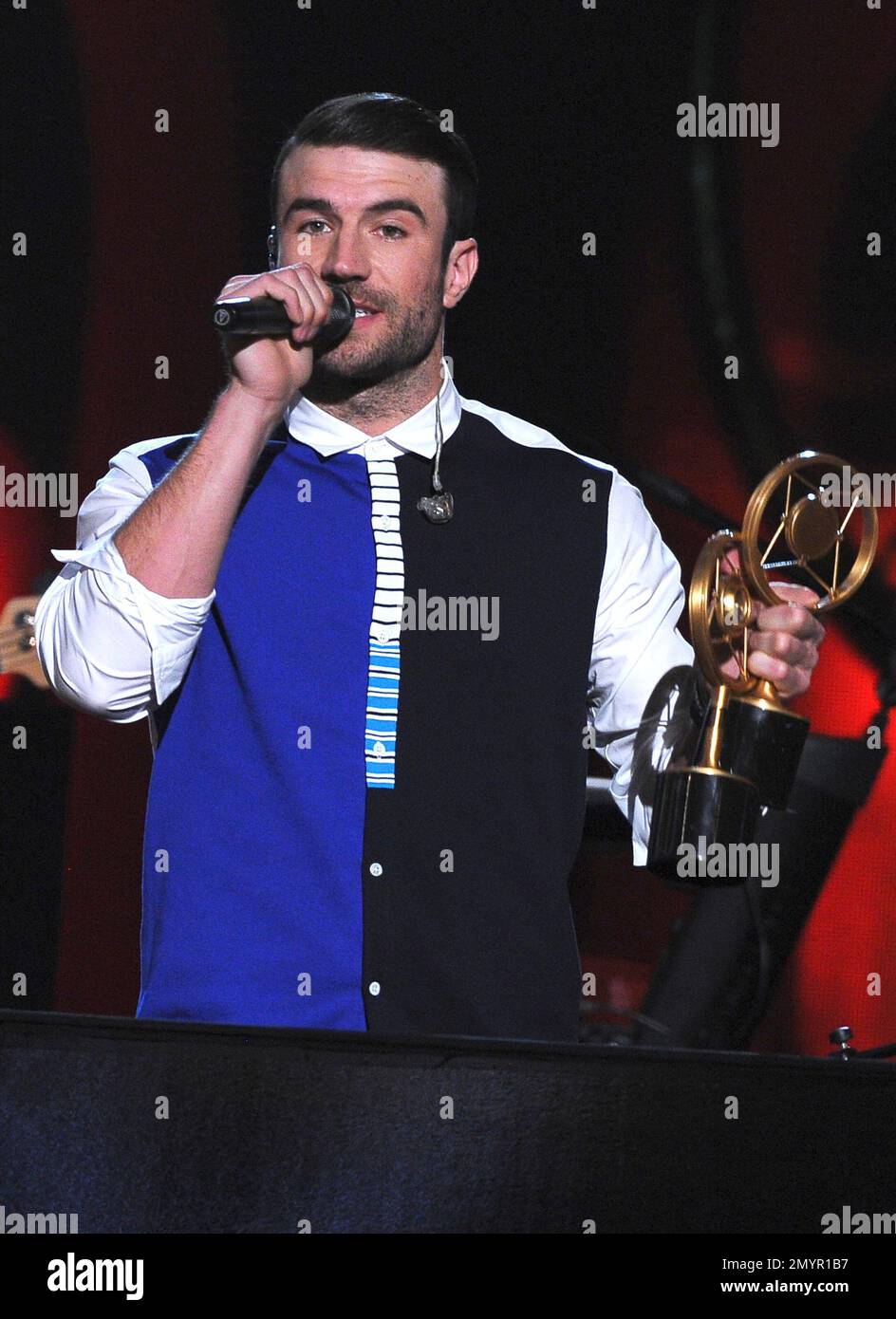Sam Hunt accepts award for digital album of year "Montevallo" during ...