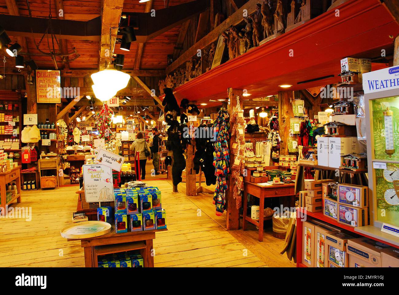 Small town general store interior hi-res stock photography and images ...