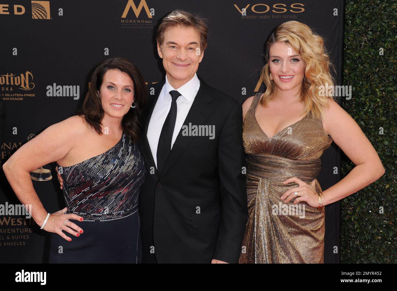 Lisa Oz, from left, Dr. Mehmet Oz, and Daphne Oz arrive at the 43rd ...