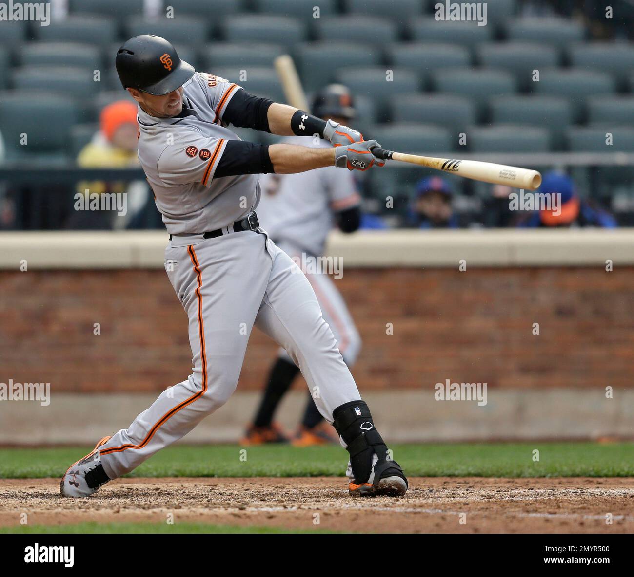 Buster Posey Catching Stance