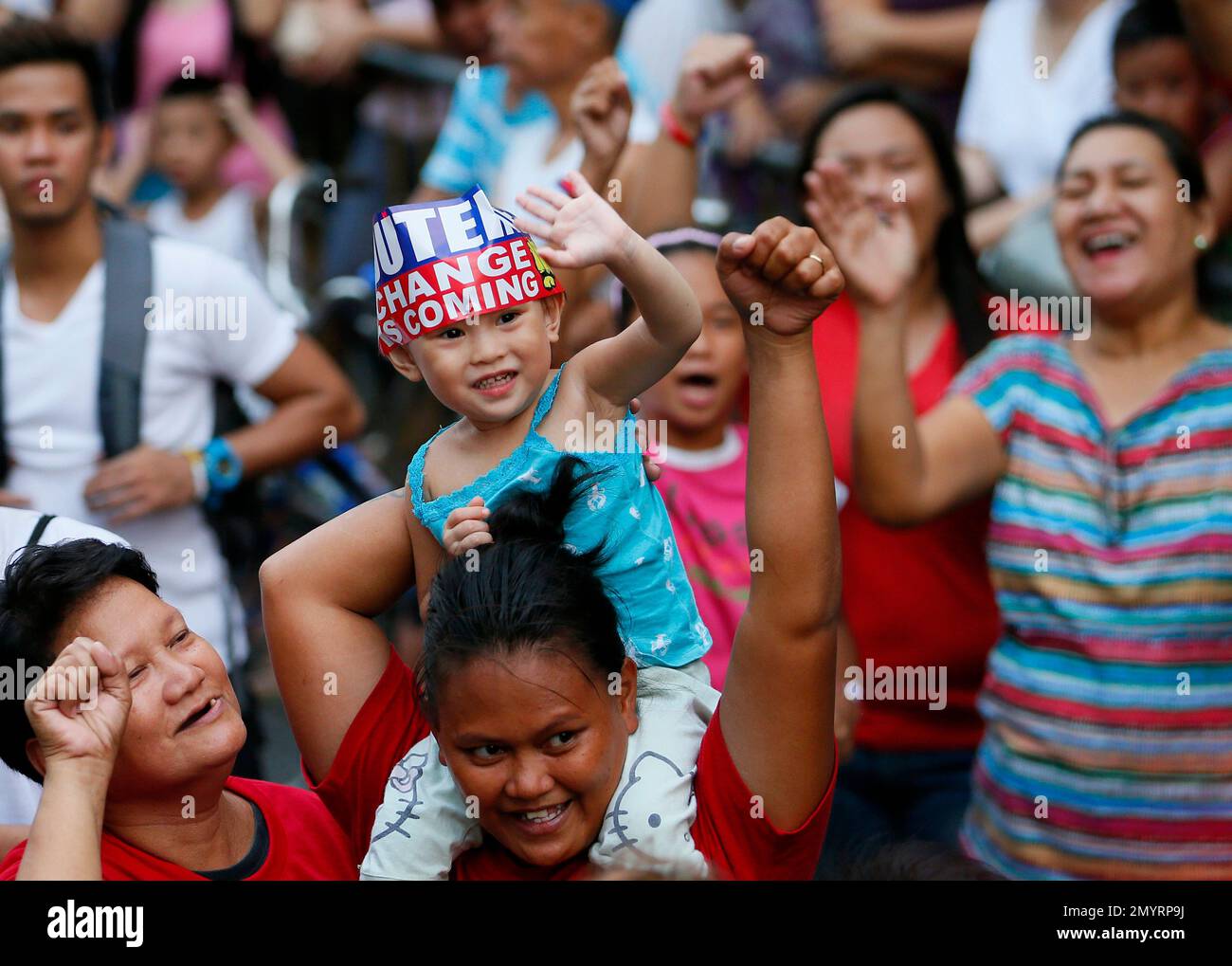 Supporters cheer as Presidential candidate Mayor Rodrigo Duterte's ...