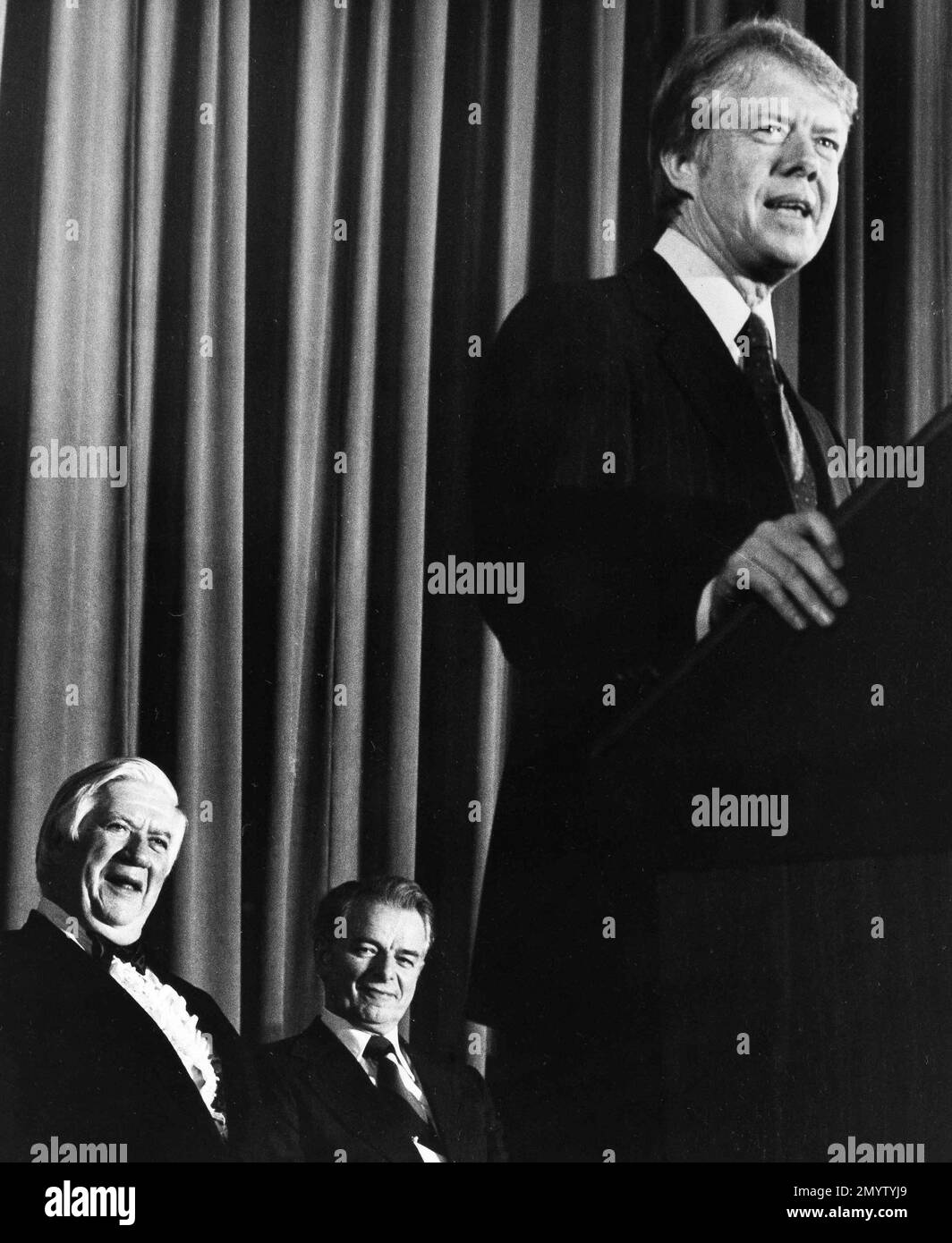 President Carter addresses a dinner meeting of the democratic ...