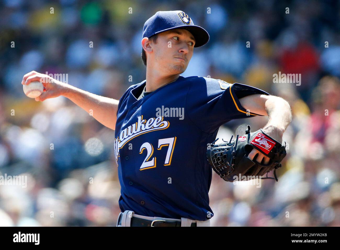 Milwaukee Brewers starting pitcher Zach Davies (27) delivers during the ...