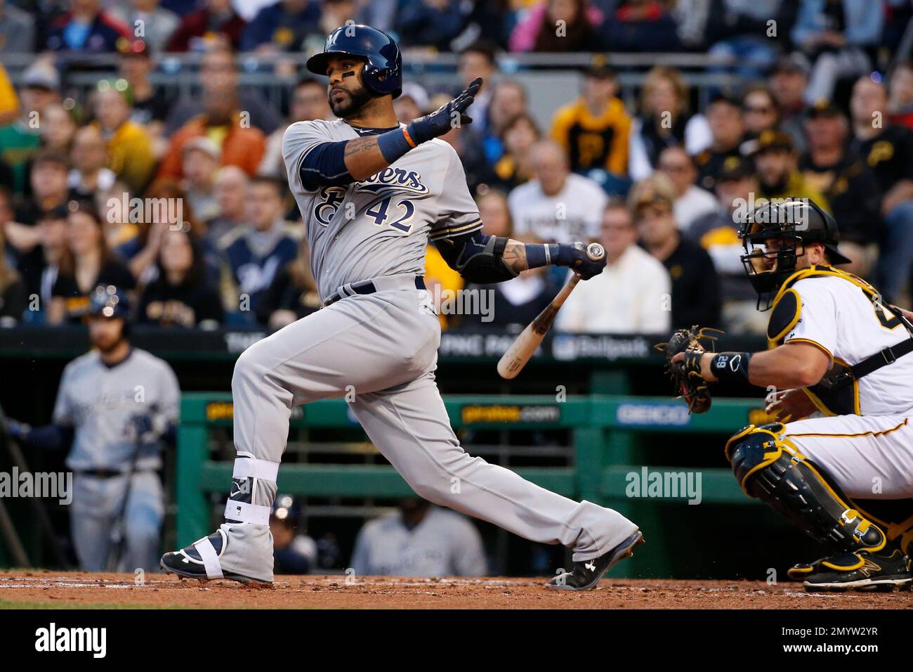 Milwaukee Brewers' Jonathan Villar drives in a run with a single off ...