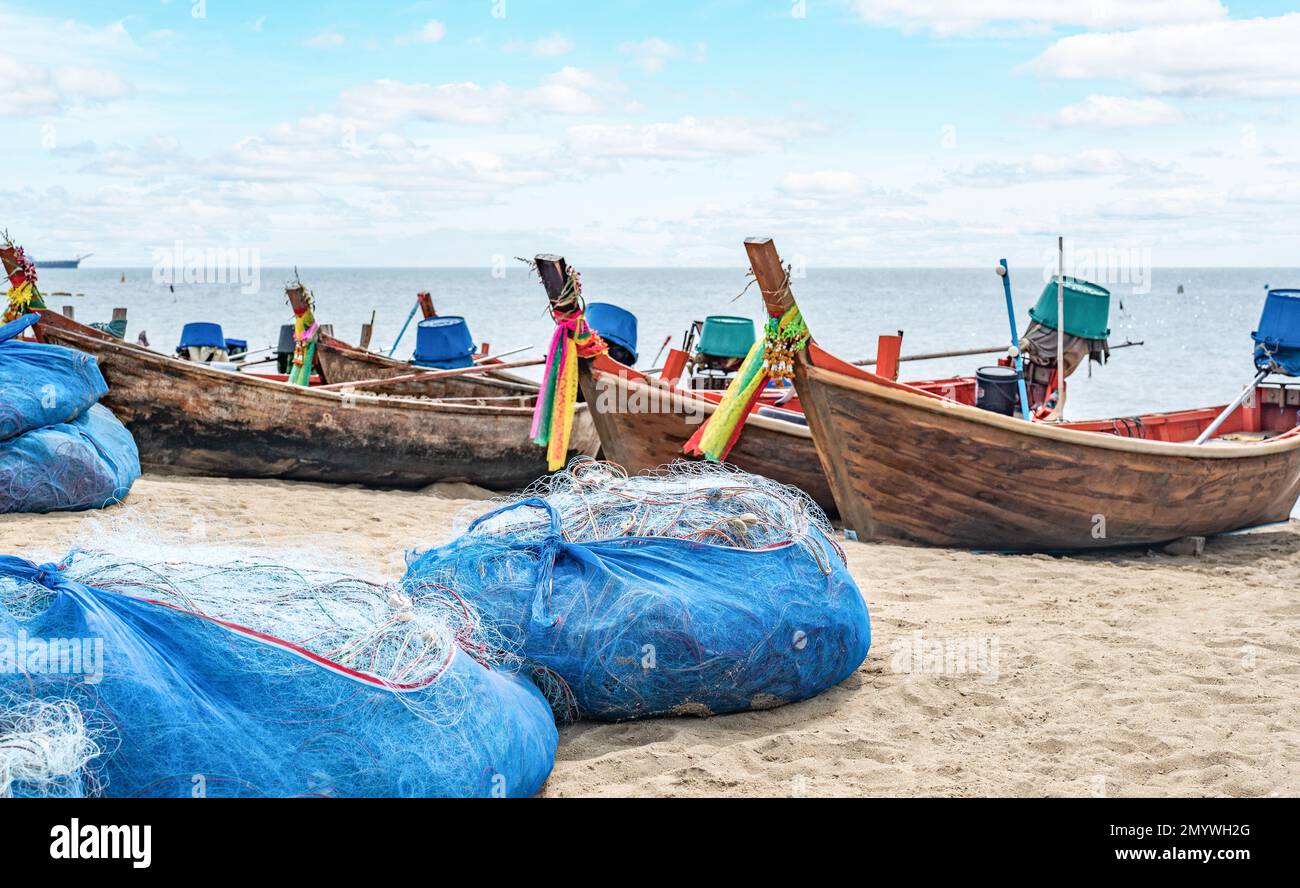 Ocean fish outline hi-res stock photography and images - Alamy