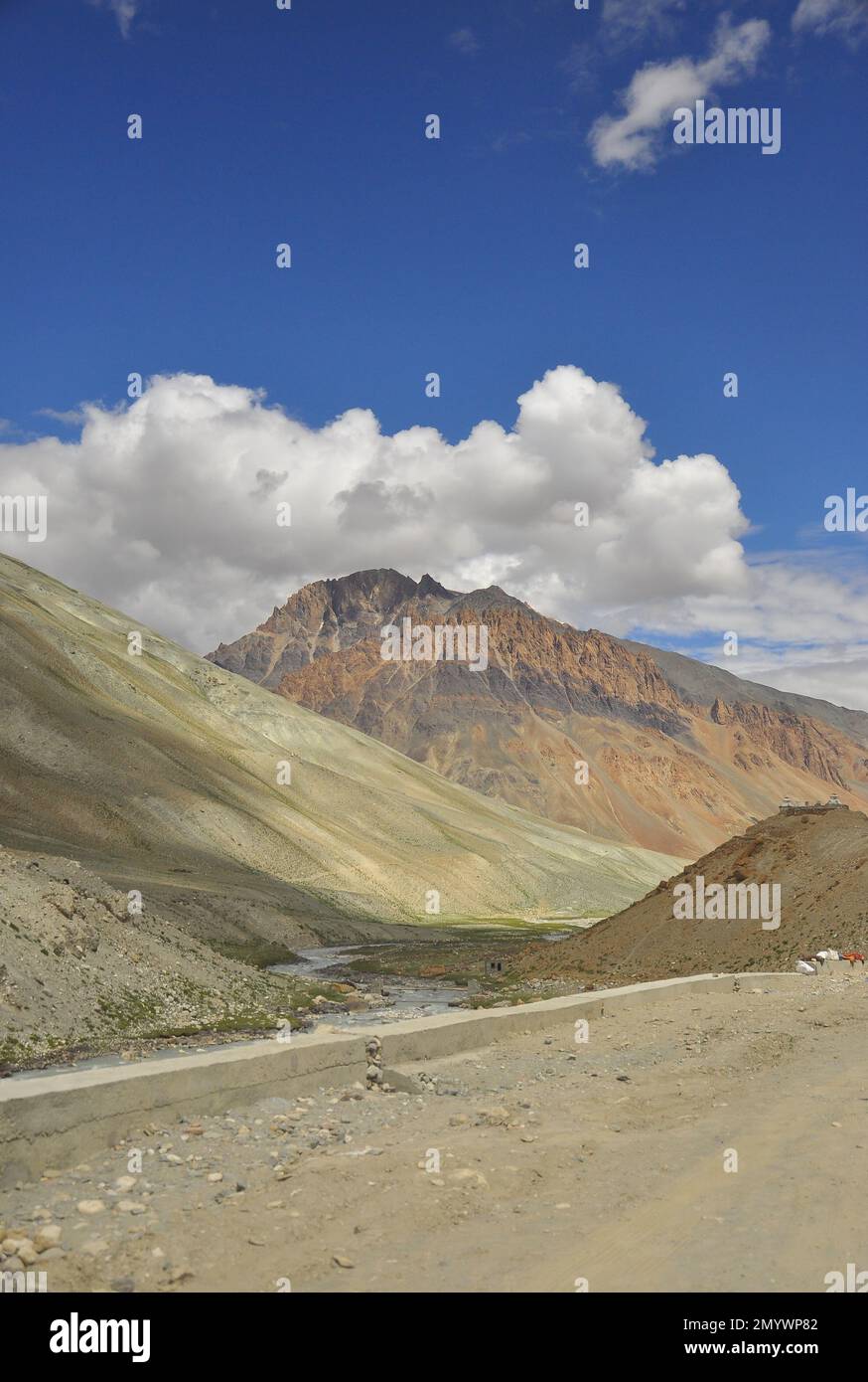 Padum to darcha trek hi-res stock photography and images - Alamy