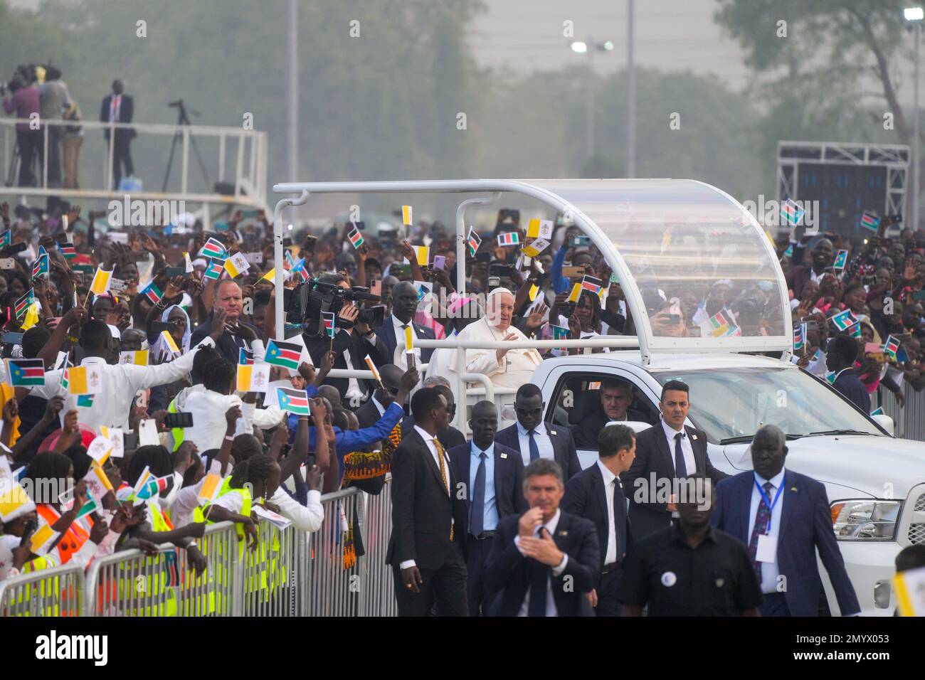 Pope Francis arrives to celebrate mass at the John Garang Mausoleum in ...
