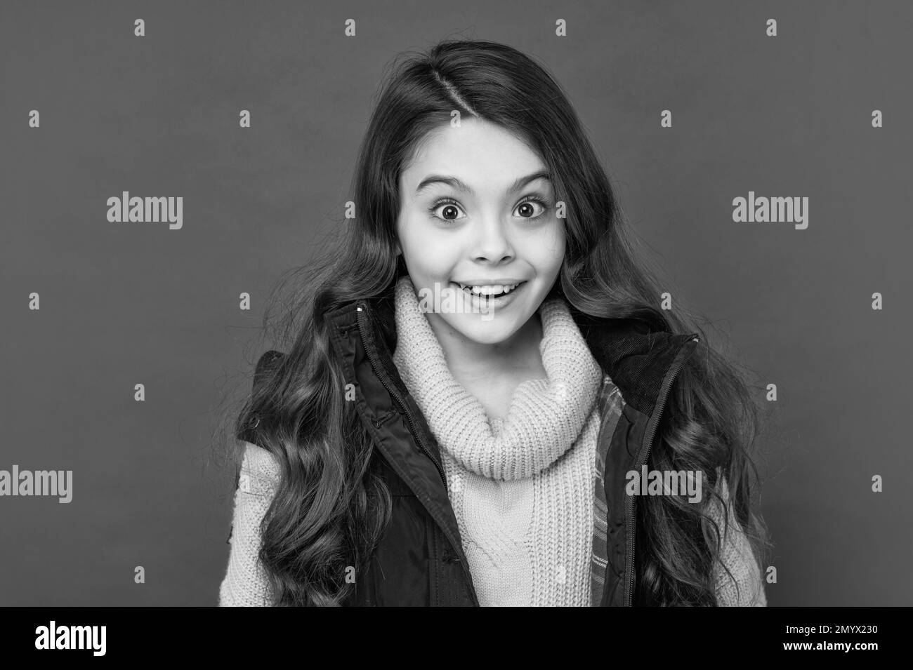 Tween girl face surprised hi-res stock photography and images - Alamy