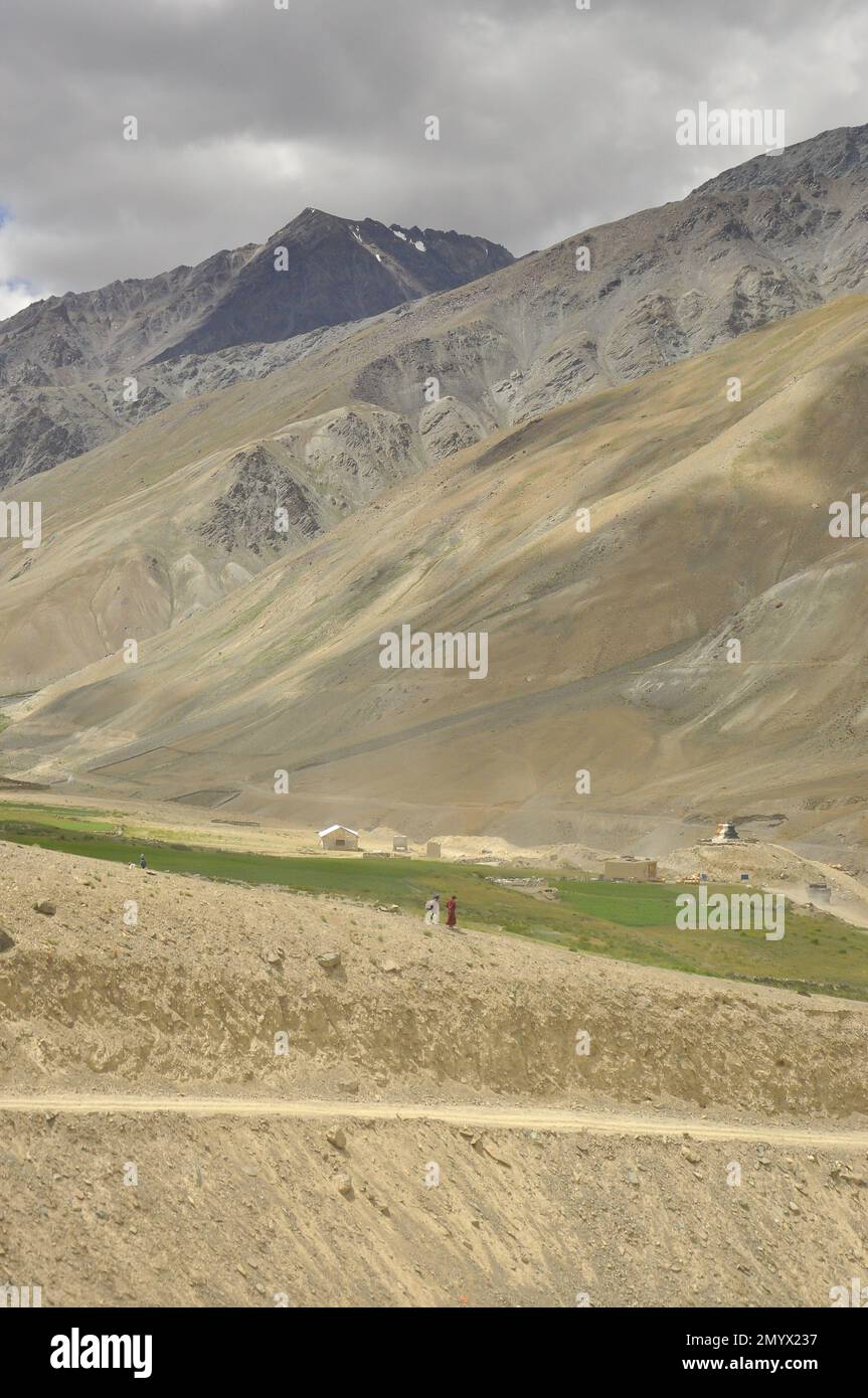 Padum to darcha trek hi-res stock photography and images - Alamy