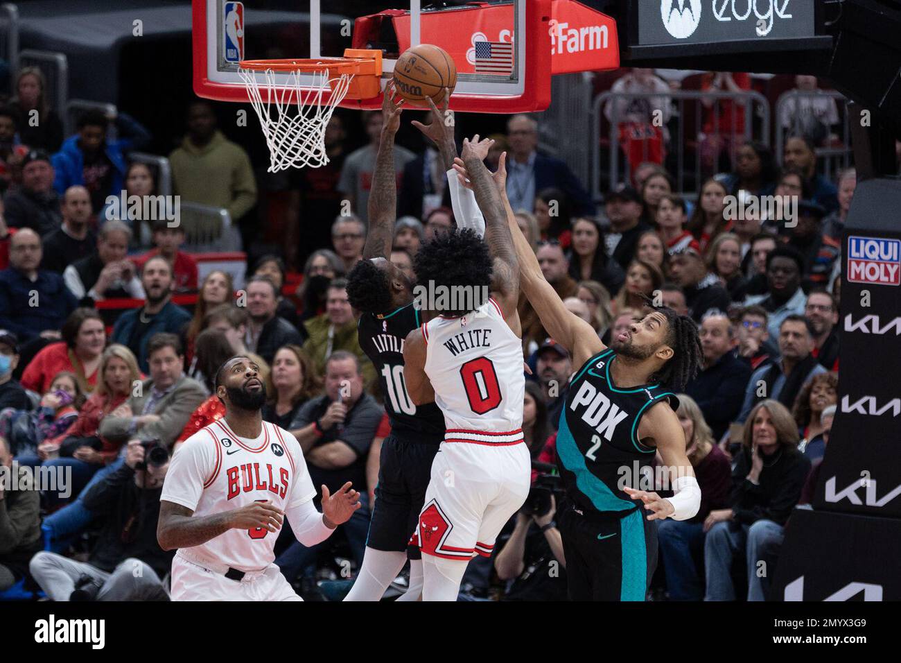 Chicago, USA. 04th Feb, 2023. Trendon Watford (2 Portland Trail Blazers) Coby White (0 Chicago ...