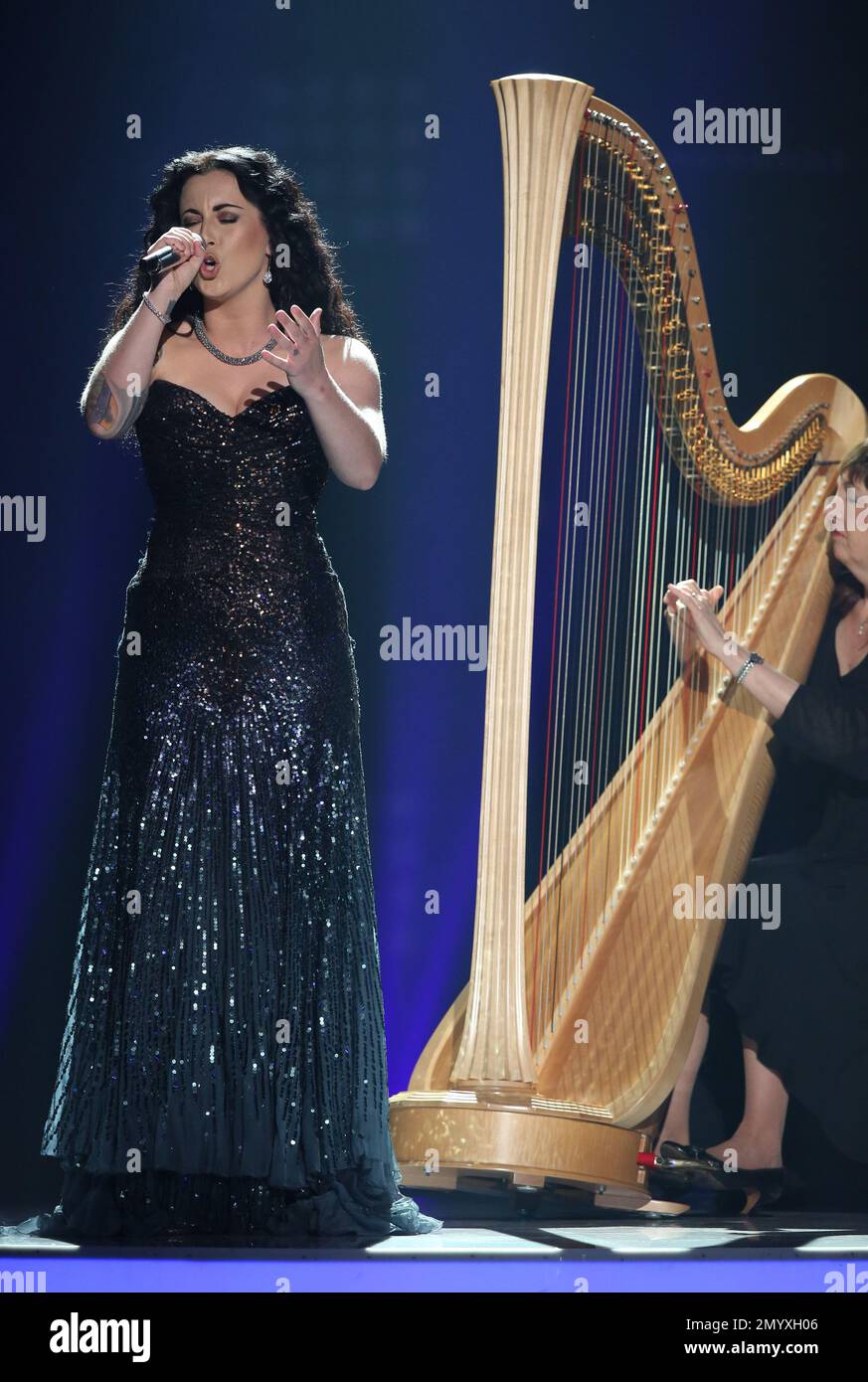 Carly Smithson performs at the "American Idol" farewell season finale ...
