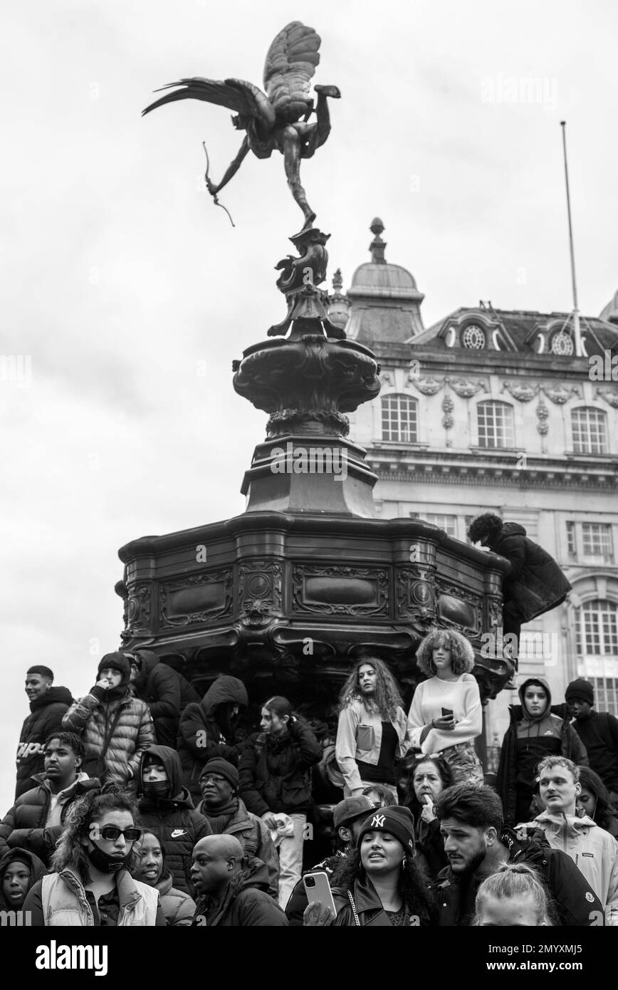 Trill artist Digga D aka Rhys Herbert films music video in Piccadilly ...