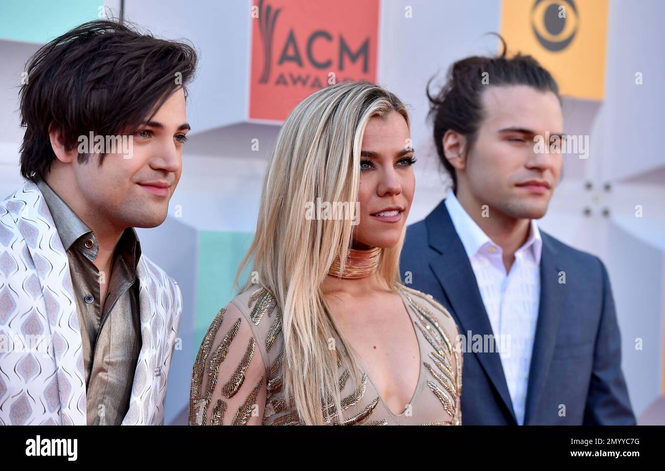 Neil Perry, from left, Kimberly Perry and Reid Perry, of The Band Perry ...