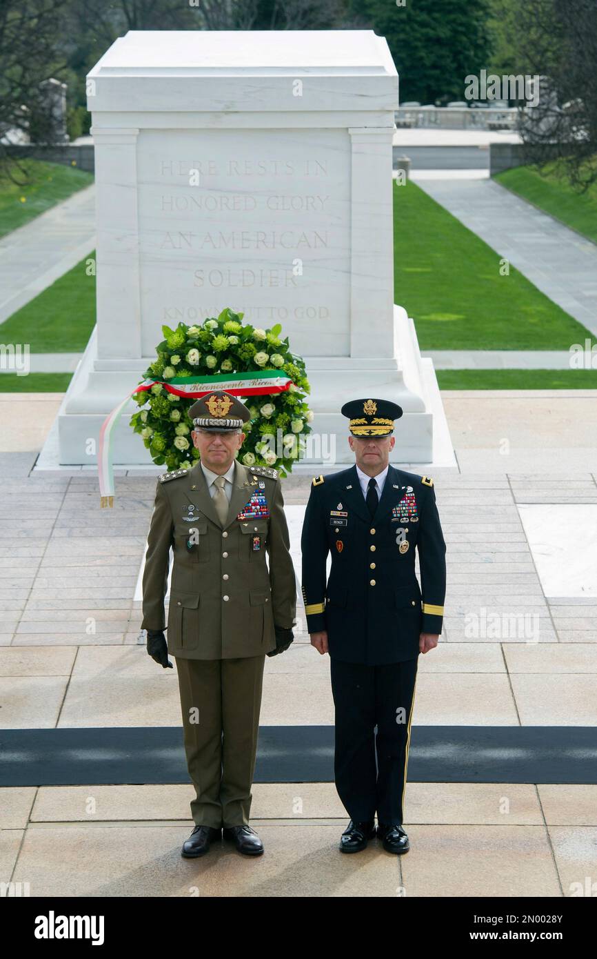 Italian Chief of Defense Staff Gen. Claudio Graziano, left, and Army ...