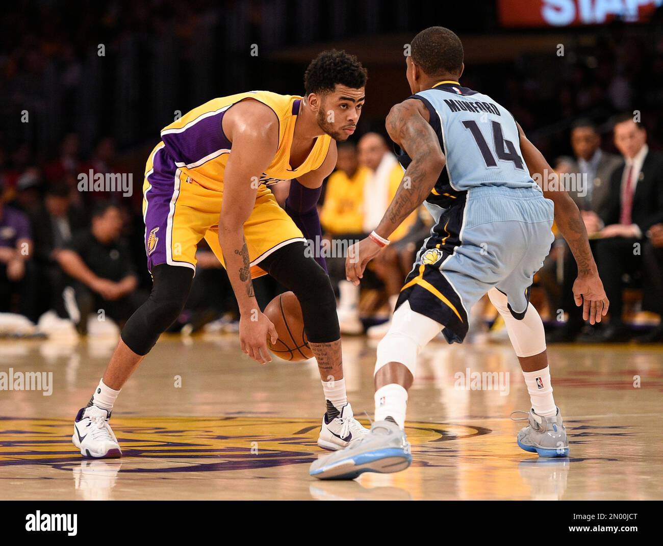Los Angeles Lakers guard D'Angelo Russell (1) moves the ball defended ...